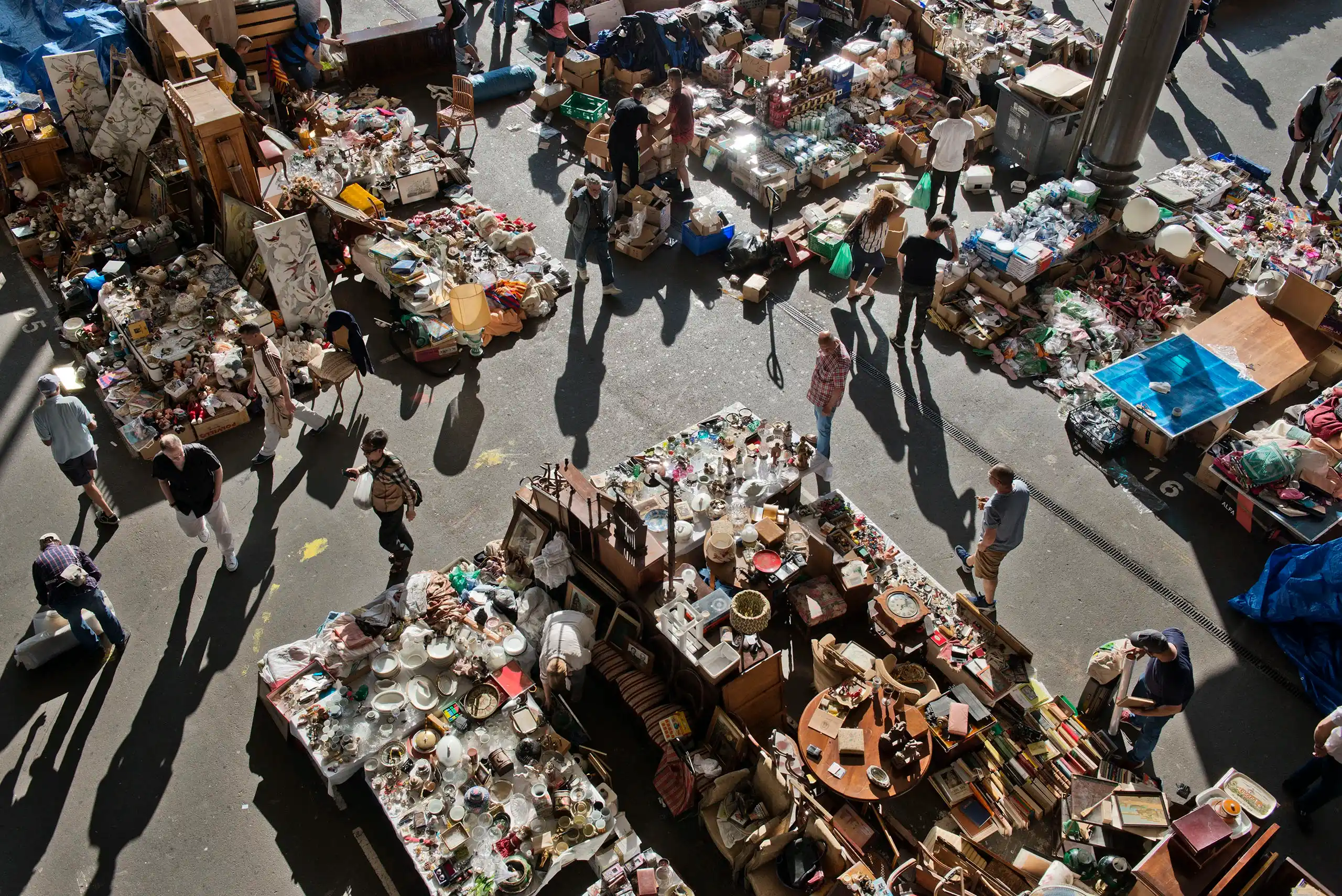 Mercadillos Generalistas en Barcelona: ¿Moda, Tecnología o Antigüedades ...
